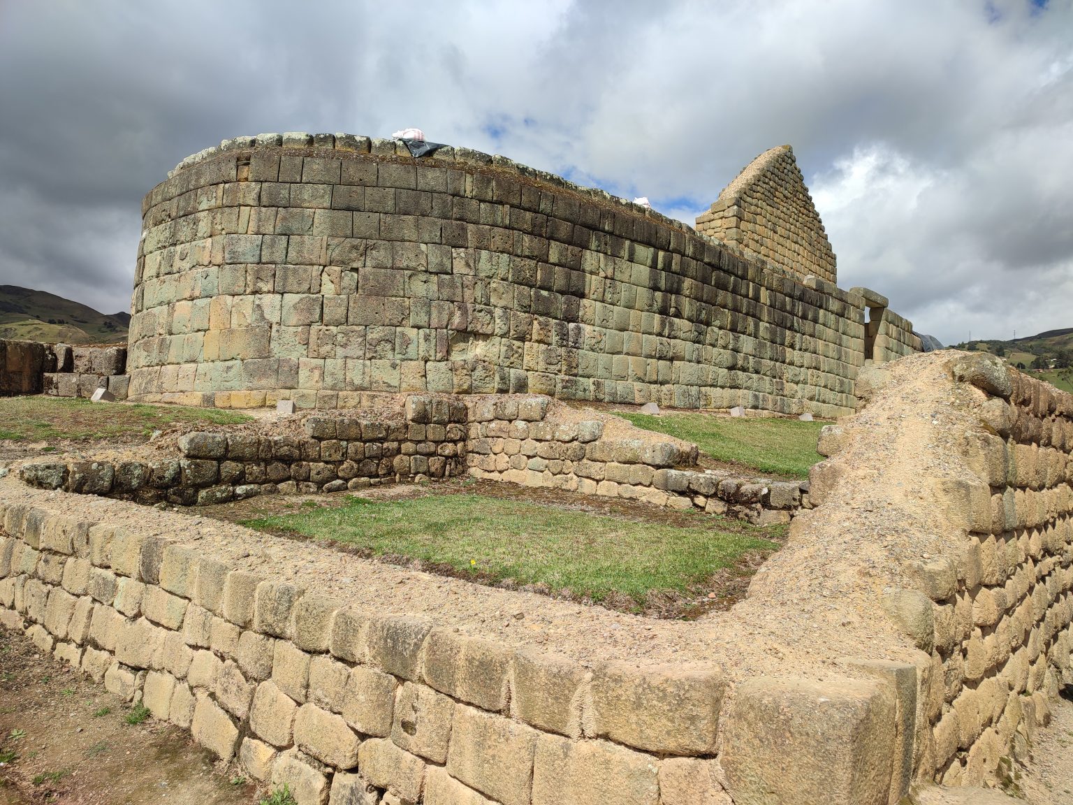 How We Visited Ecuador's Ingapirca Ruins - My Trip To Ecuador