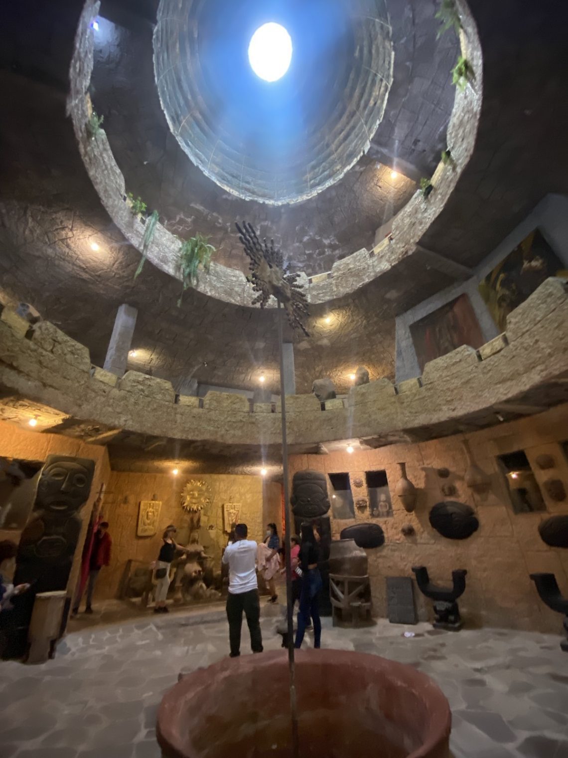 Nuestra visita al Museo Templo del Sol Ortega Maila en Quito - My Trip To Ecuador