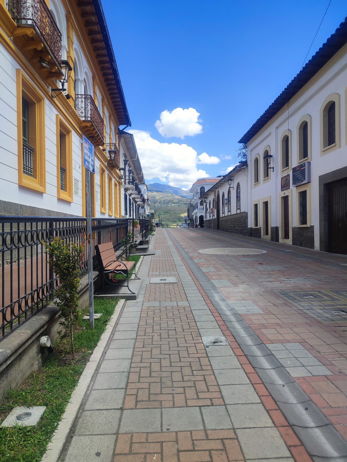 Best Places to Live in Ecuador: Your Ultimate Guide - My Trip To Ecuador